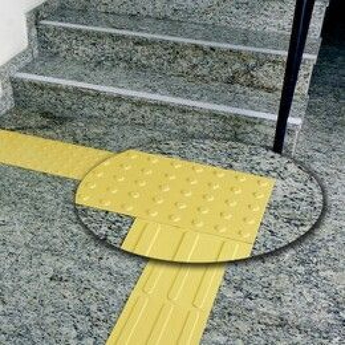 Piso podotátil interno em borracha 30x30cm - Wat Plast