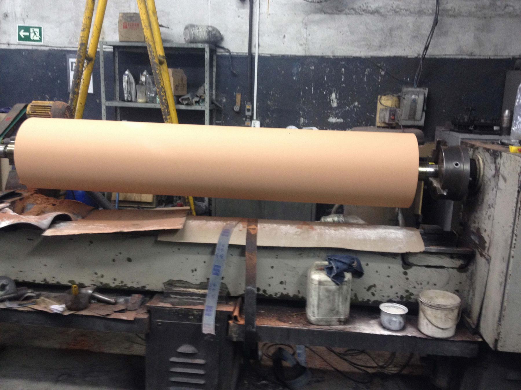 RETÍFICA EM ROLOS DE BORRACHA - Solucões Industriais