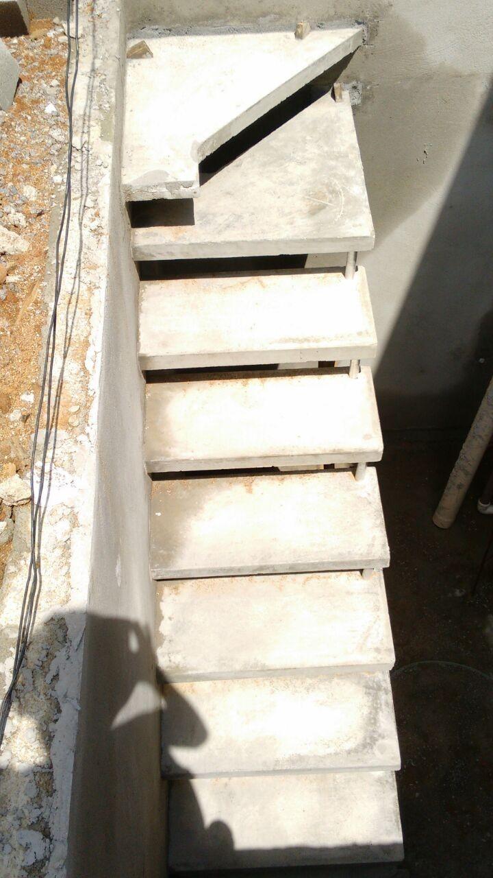 ESCADA DE CONCRETO PRÉ MOLDADA - Solucões Industriais