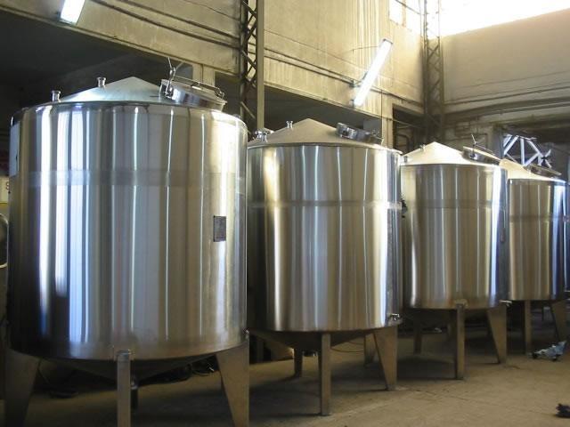 TANQUES DE AÇO INOX INDUSTRIAIS - Solucões Industriais