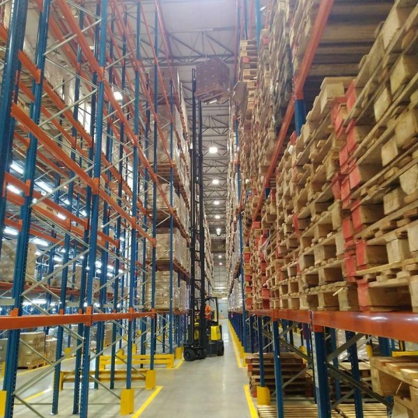 EMPILHADEIRAS TRILATERAL - Solucões Industriais