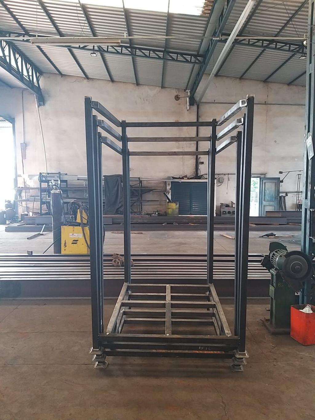 RACKS METÁLICOS - Solucões Industriais